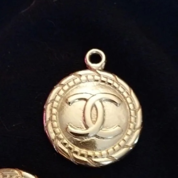 CHANEL | Accessories | Chanel Pendant | Poshmark